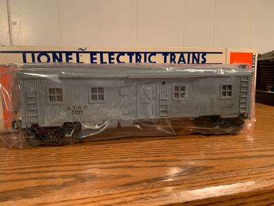Lionel 6-5717 Santa Fe ATSF Bunk Car