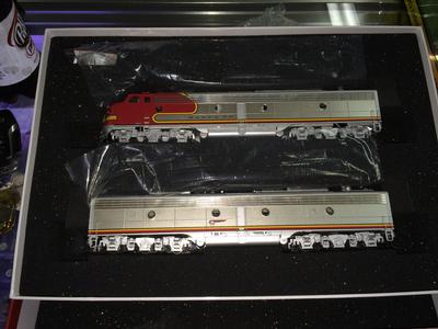 BROADWAY LIMITED 2741 EMD E8m A/B Set, ATSF #80L/80A, Warbonnet , A ...