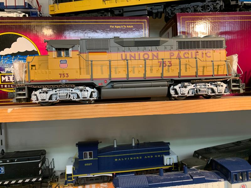 6-38528 UNION PACIFIC LEGACY SCALE GP35 DIESEL #753 like new!